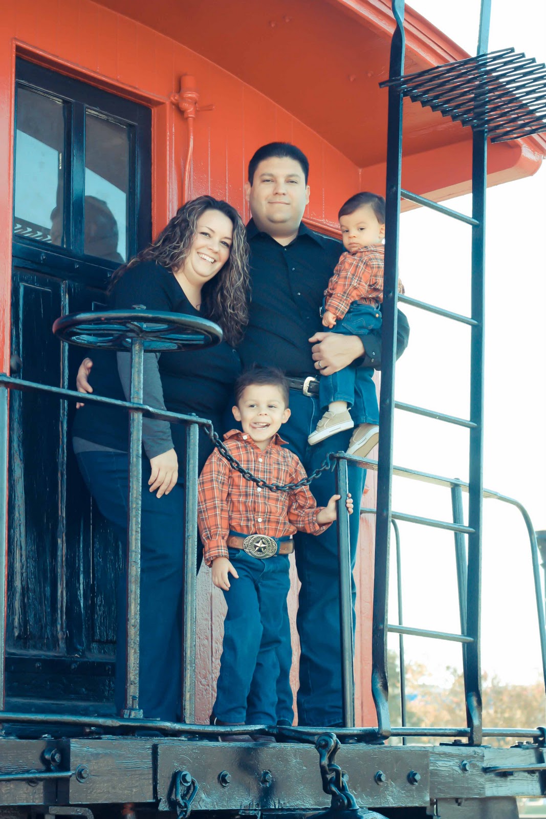 A. Leigh Photography: the guzman family {katy, tx family photographer}