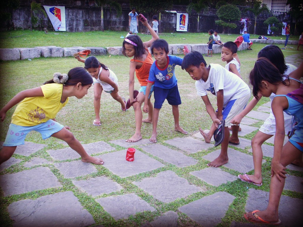 CHILDREN ACTIVE GAMES | CHILD'S PLAY
