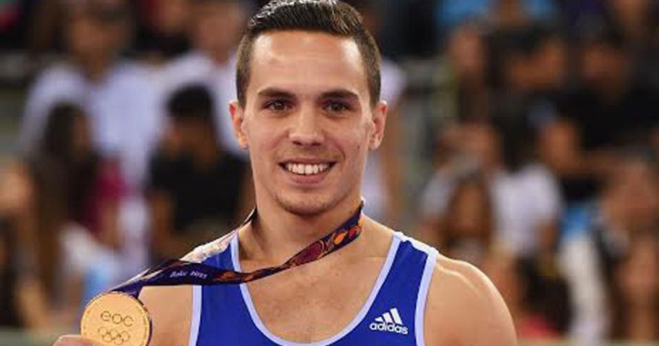 ΕΝΝΕΑ ΕΤΗ ΦΩΤΟΣ: ΤΟ ΧΡΥΣΟ ΜΕΤΑΛΛΙΟ ΠΗΡΕ Ο ΛΕΥΤΕΡΗΣ ΠΕΤΡΟΥΝΙΑΣ ΣΤΟΝ ...
