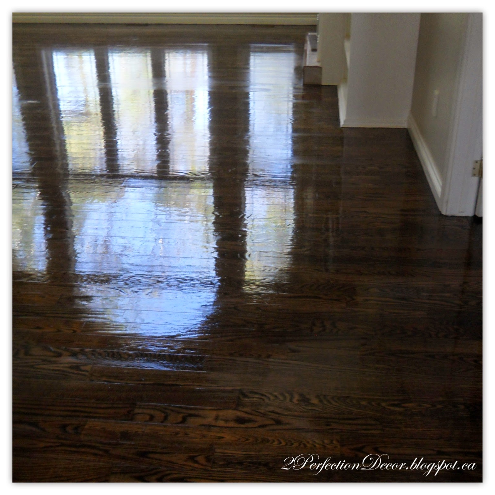 2Perfection Decor: Hazelnut Oak floors Re-Finished to Dark Java