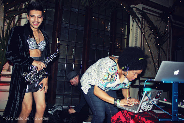 You Should Be In Sweden: You know the night's gonna be weird when your ...