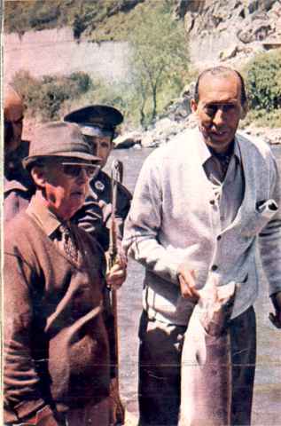 El robalo: Caza y Pesca: Dos aficiones muy queridas del Caudillo