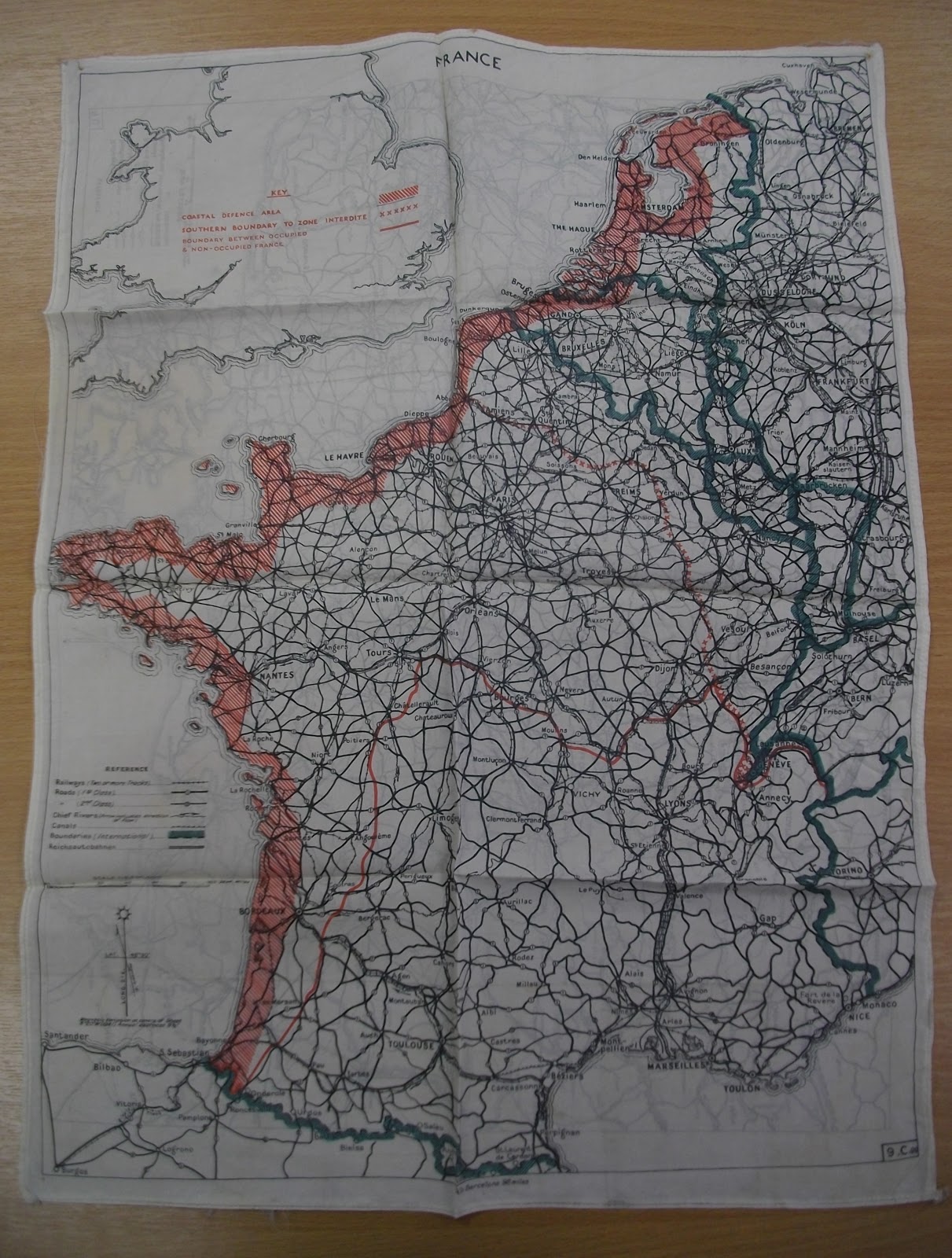 WW2 - The Second World War: Silk Escape Maps of WW2