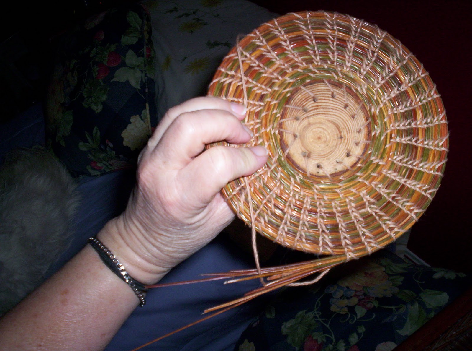 Earth Baskets : Pine needle basket coiling.