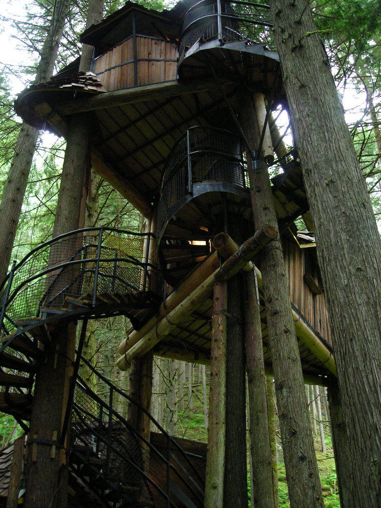 Pictures of Tree Houses and Play Houses From Around The World, Plans ...