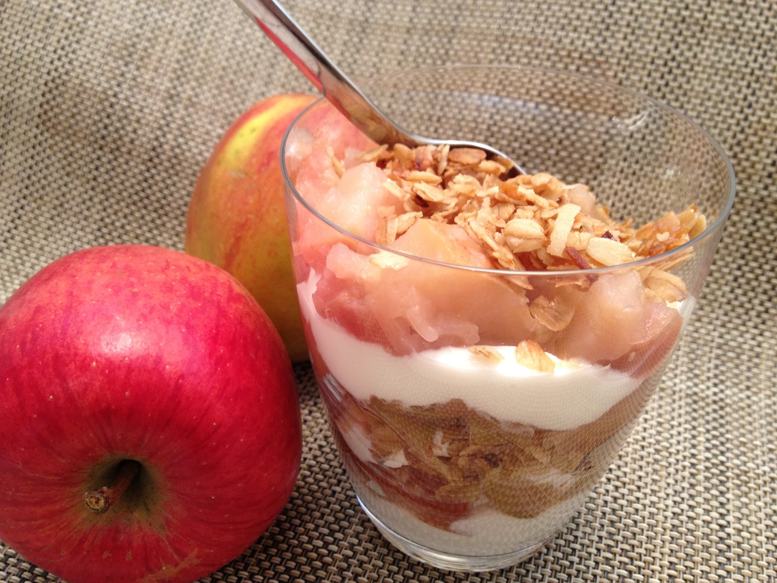 The Full Plate Blog: apple pie parfaits!