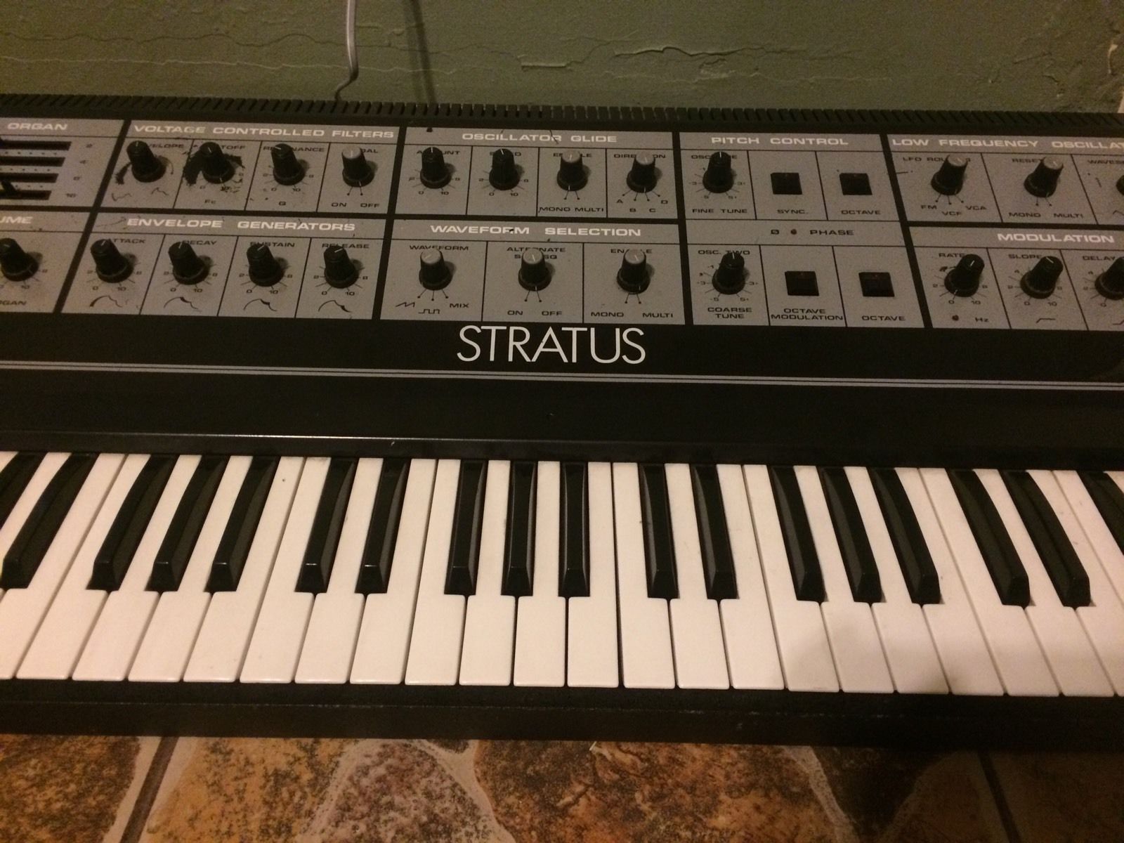 MATRIXSYNTH: Crumar Stratus 6 Voice Polyphonic Analog Synthesizer SN 00042