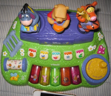 JuaiMurah: Vtech Disney Pooh Musical Activity CEntre