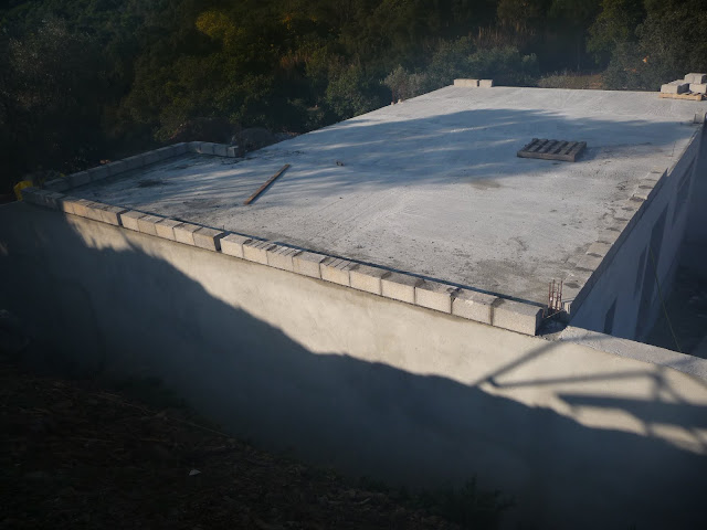 Accjroy - Notre Maison: Toit - Réalisation de l'Acrotère