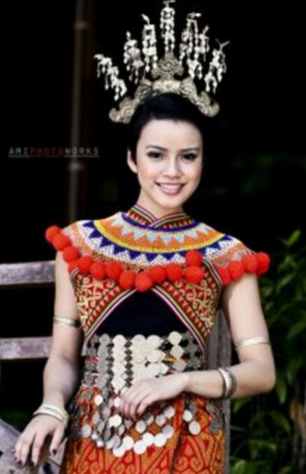Romancing Borneo: The Trail Of Headhunters - Iban Beauties