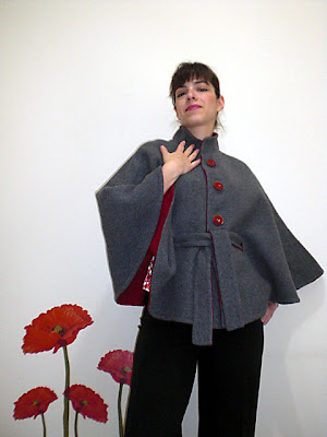 Maria Sewing: Double faced cape = 2 capes!