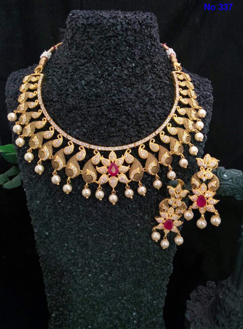 Elegant Short neck Sets