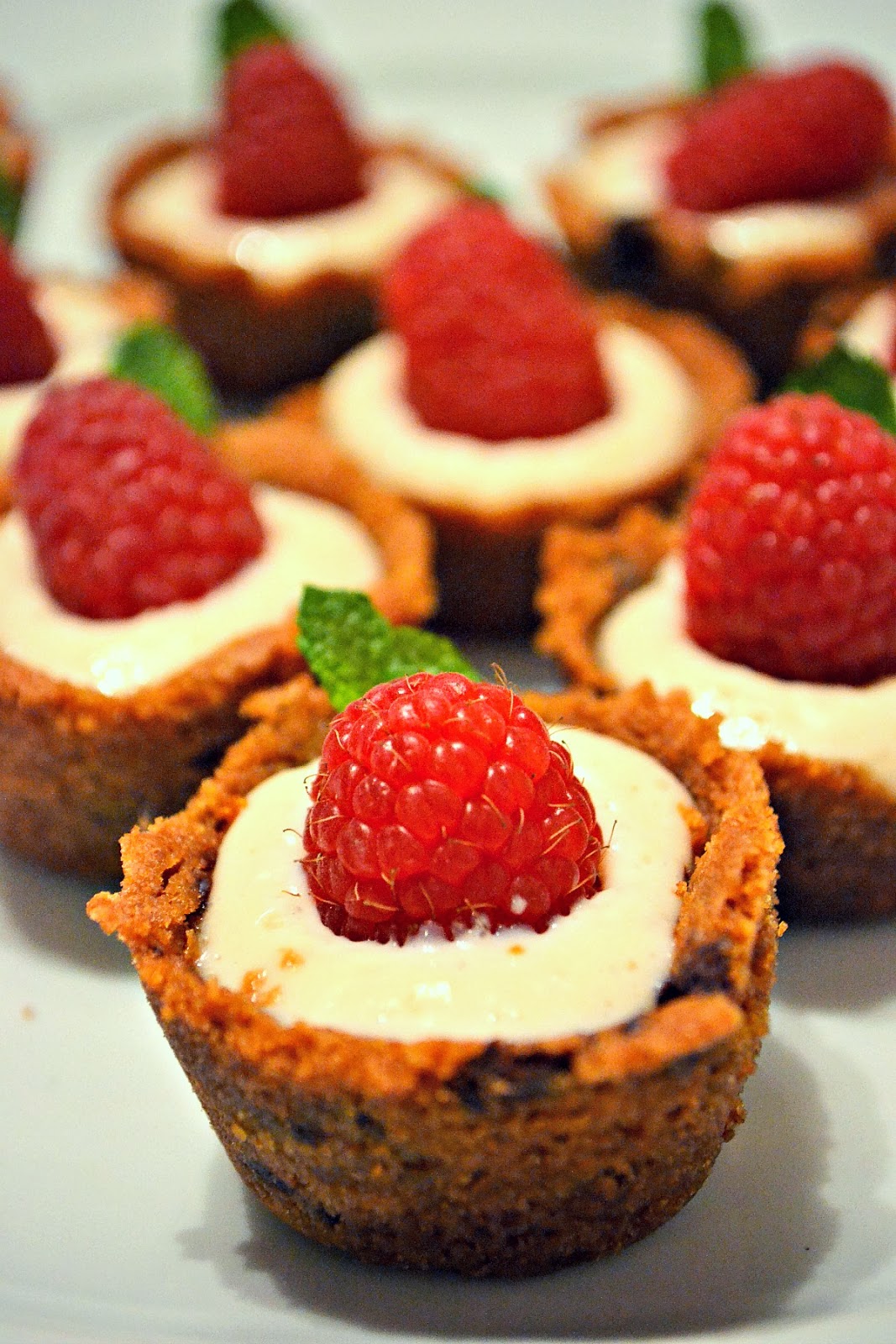 Gluten Free White Chocolate Mousse Mini Cookie Cups - Opera Singer in ...