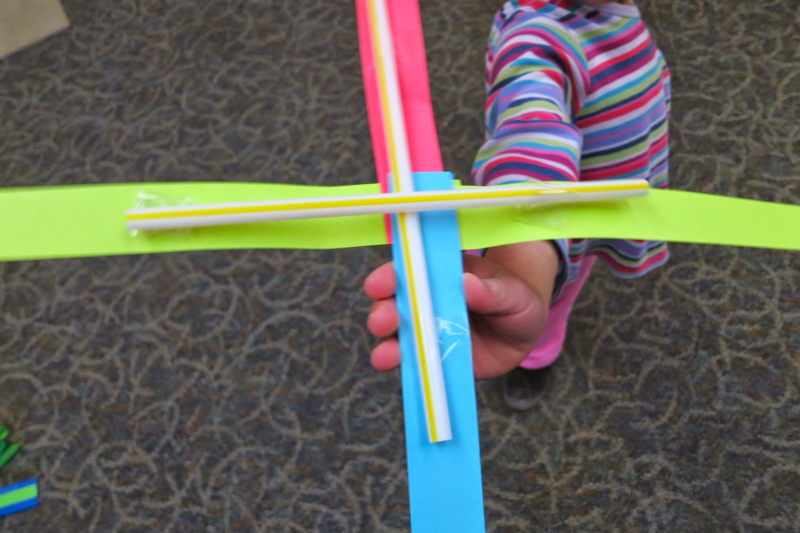 WonderWorks: Straw Flyers : library makers