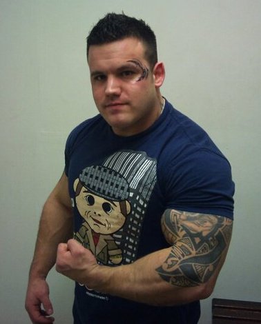 LA PERFECTION FAITE HOMME: AARON LAMBO 01