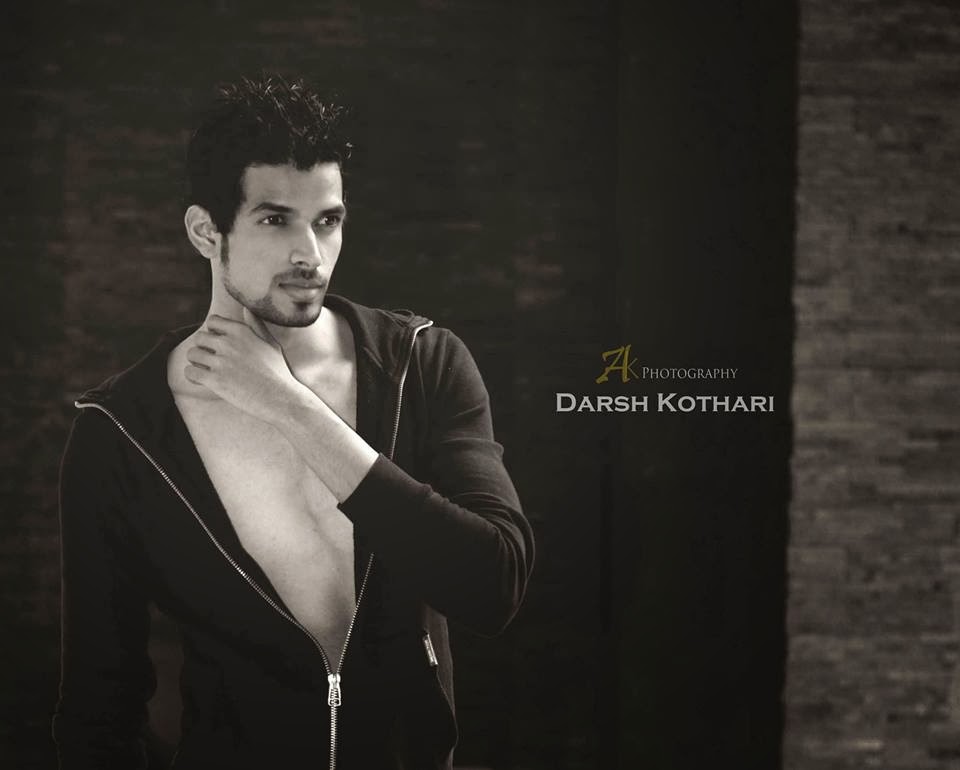 Shirtless Bollywood Men: Darsh Kothari