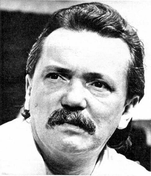 Astros em Revista: GIANFRANCESCO GUARNIERI TALENTO E RESISTÊNCIA