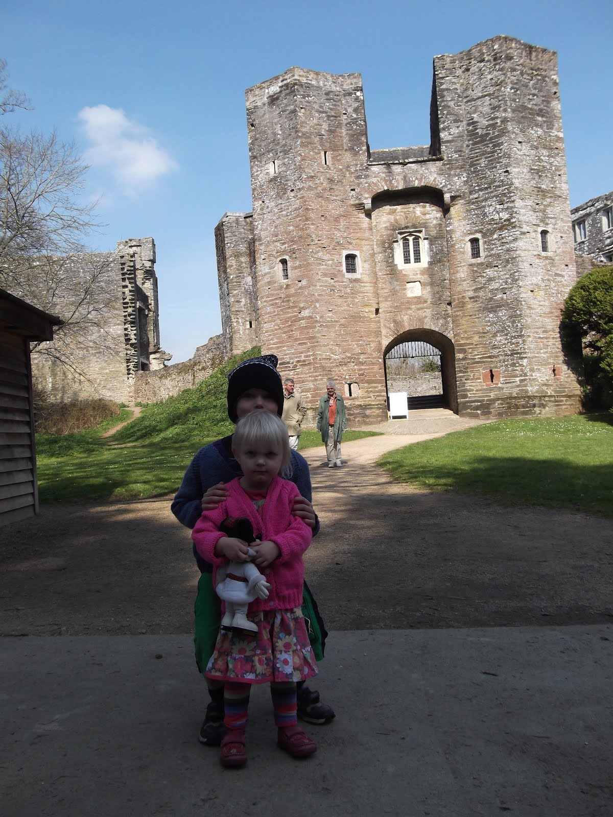 MuhMur: Berry Pomeroy Castle