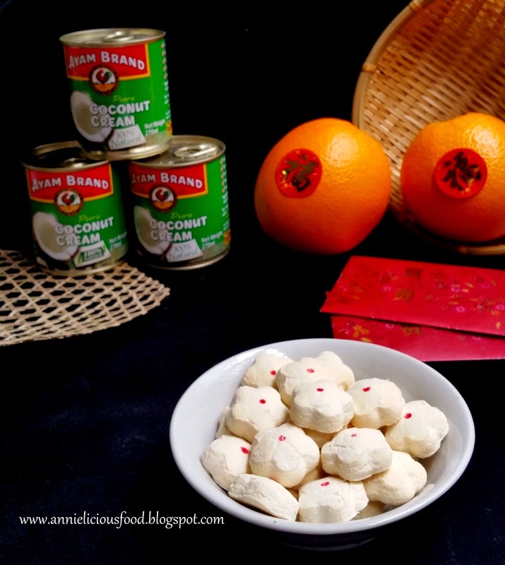 Annielicious Food: Kueh Bangkit (Melt-In-Mouth Coconut Cookies)