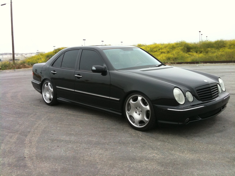 BENZTUNING: Mercedes-Benz W210 Black on R19 Carlsson rims