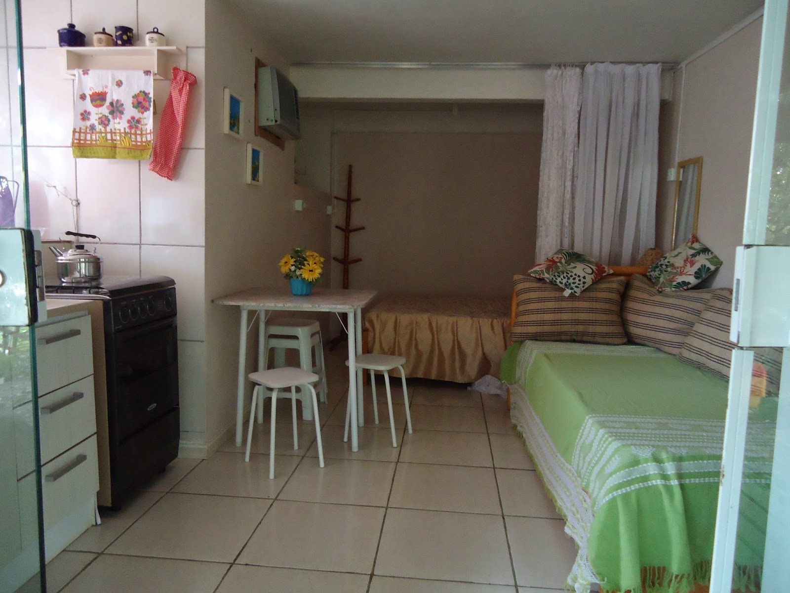 Residencial Frozi! Aproveite!: Kitnet - 03 Pessoas