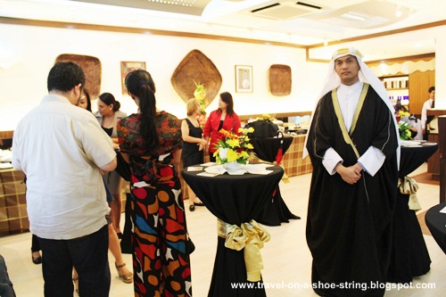 ETIHAD AIRWAYS GREAT CHOICE OF MEALS FROM MACROASIA CATERING SERVICES ...