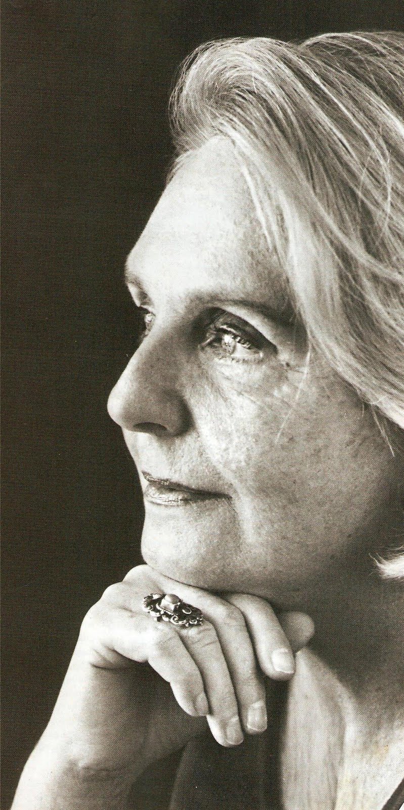 Lya Luft - senhora absoluta de um universo | Templo Cultural Delfos