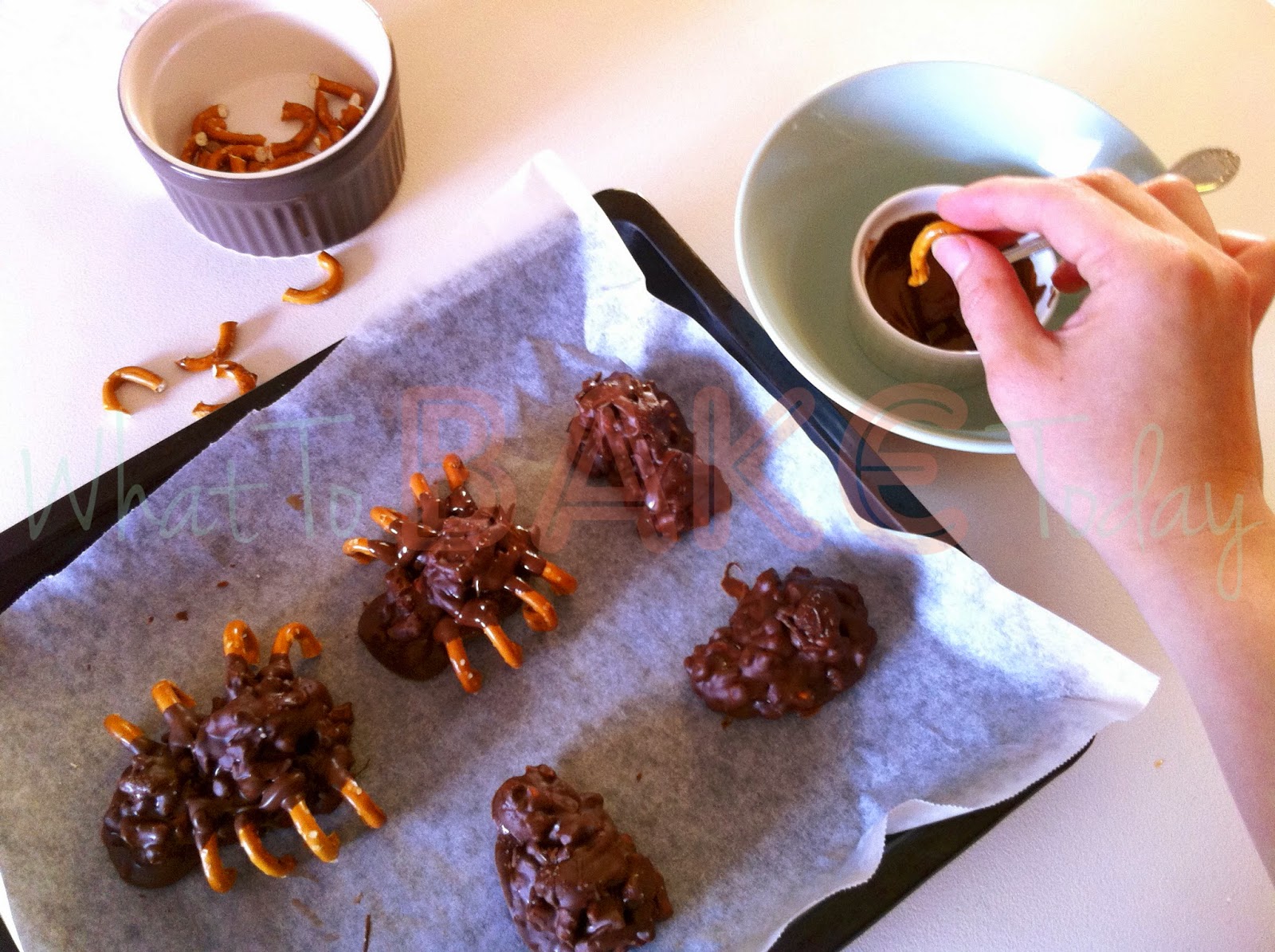 What To Bake Today: Crunchy Chocolate Spiders (Halloween)
