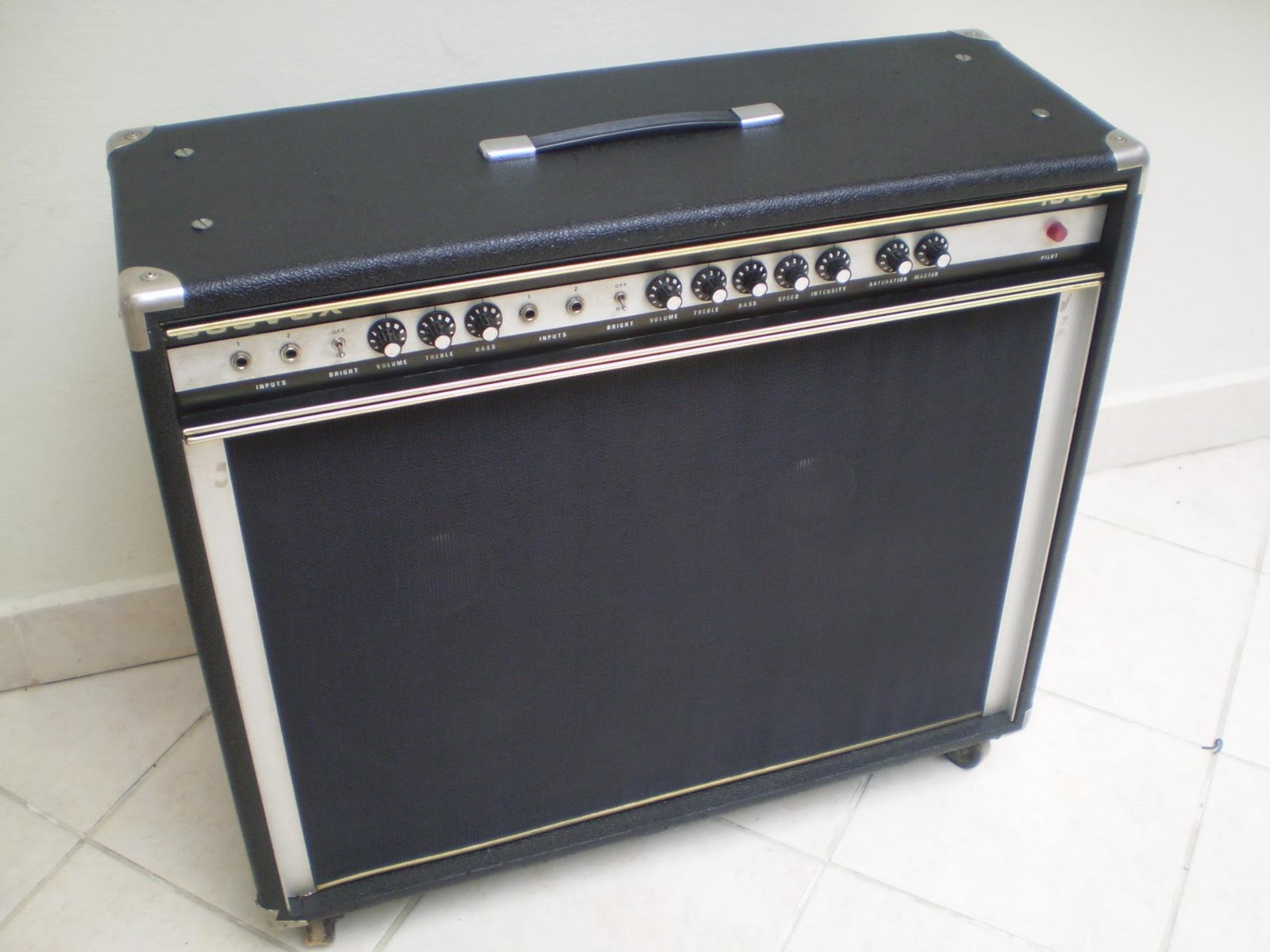 JW Tubes - Amplificadores Valvulados: - Giannini Duovox 100G, combo 2x12", 100W
