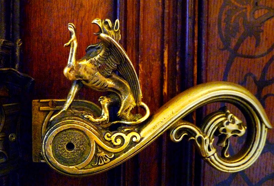 WEIRD NEWS: Strange Door Knockers & Door Handles