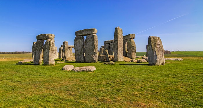 Stonehenge: Prehistoric amazing archaeological site - Travel Tourism ...