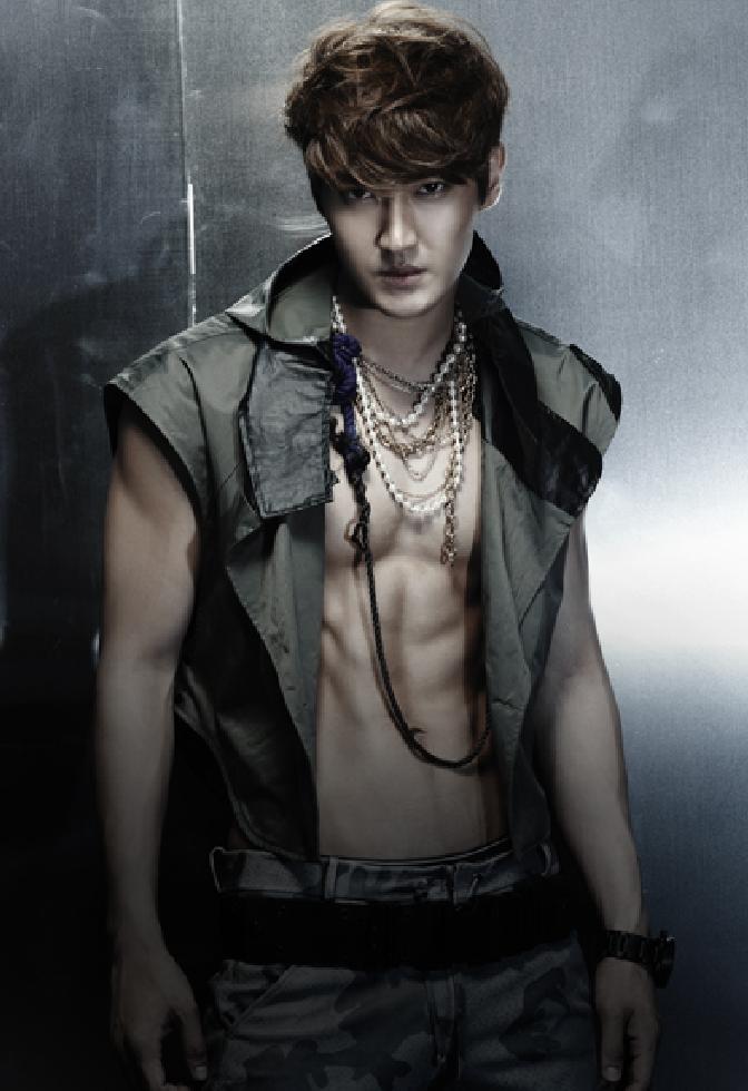 Sexy Marco Man: Choi Siwon Mr. Simple