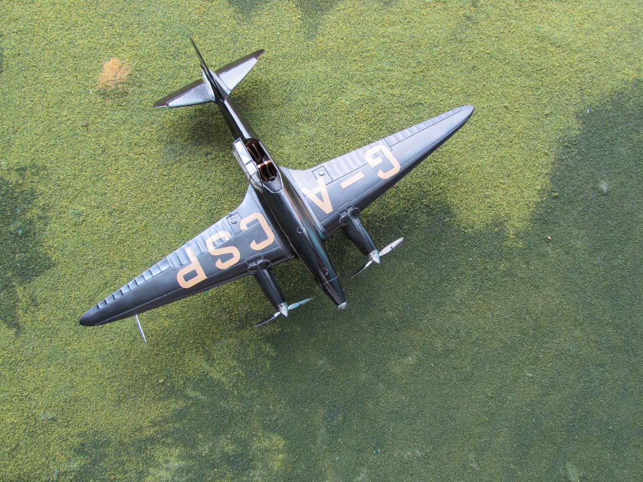 De Havilland D.H.88 Black Magic racer completed (SBS Model, 1/72nd ...