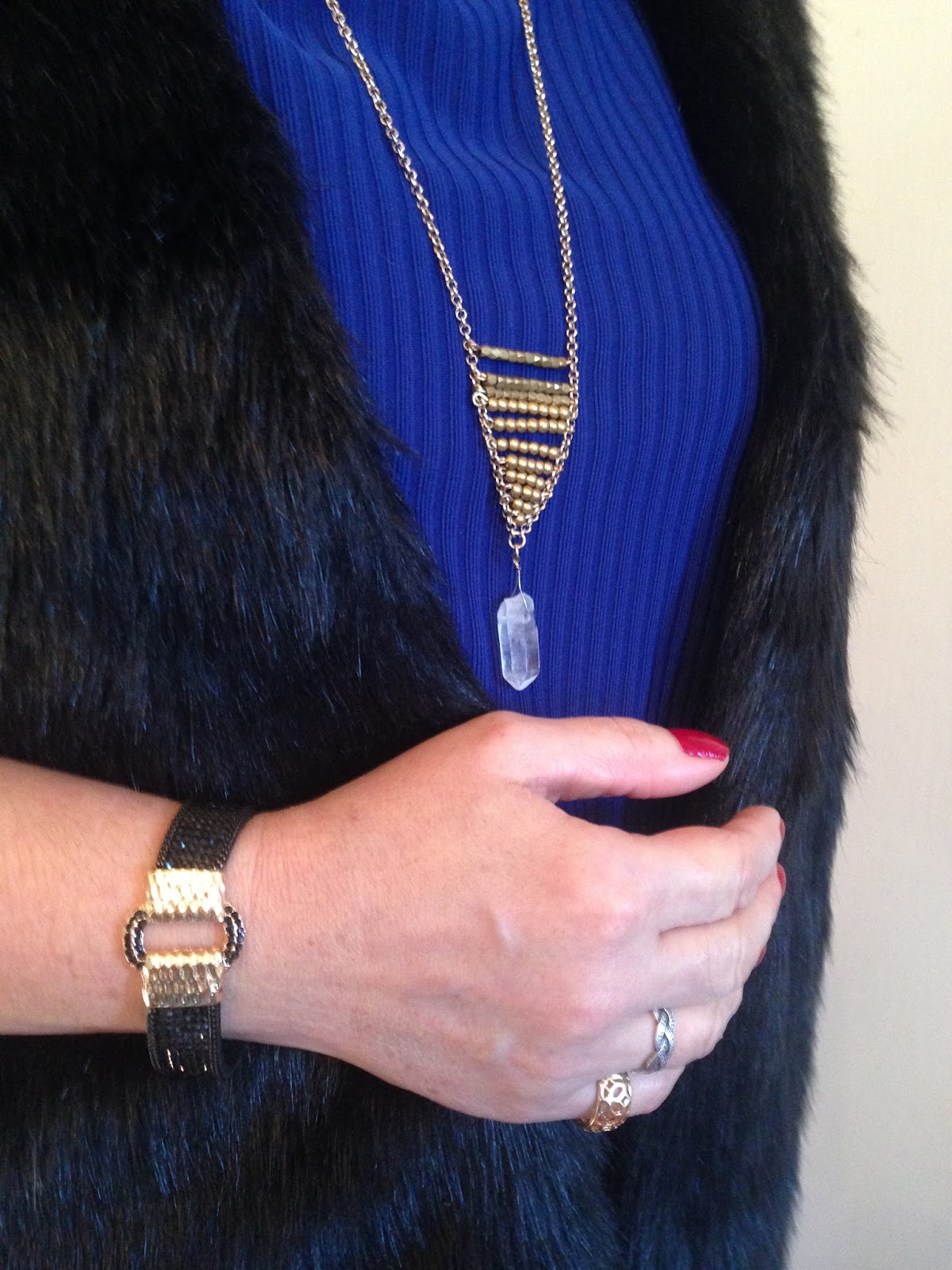 Amy's Creative Pursuits: How to Wear a Thick, Shaggy, Fur Vest