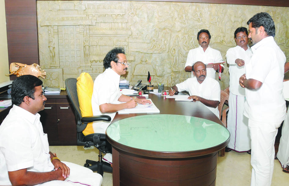 .: DMK Youth Wing: Building From Below And Imparting Ideological ...