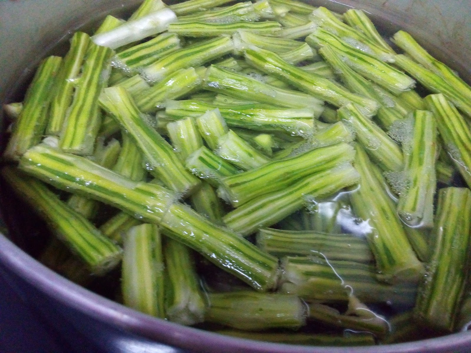 SurayaMSyed: Kari Tulang Lembu Dengan Kacang Kelo