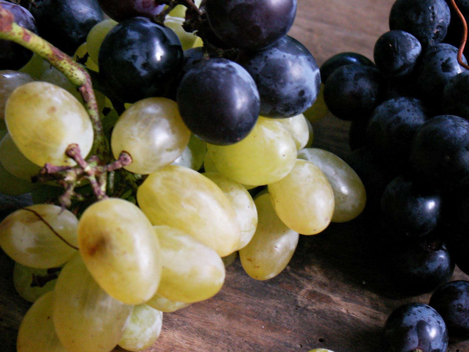 Гроздова торта с крем забайон