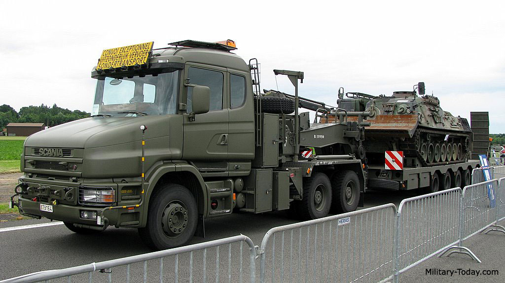 Desarrollo y Defensa: Camión Scania T144