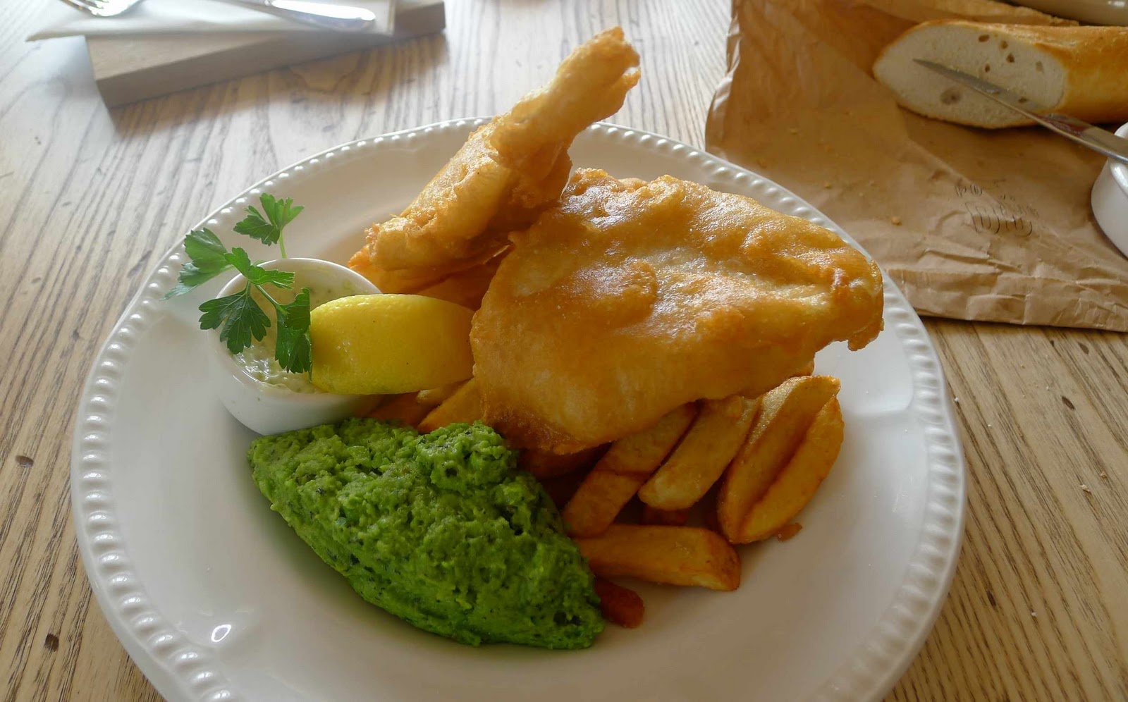 HUNGRY HOSS: Pointing Dog