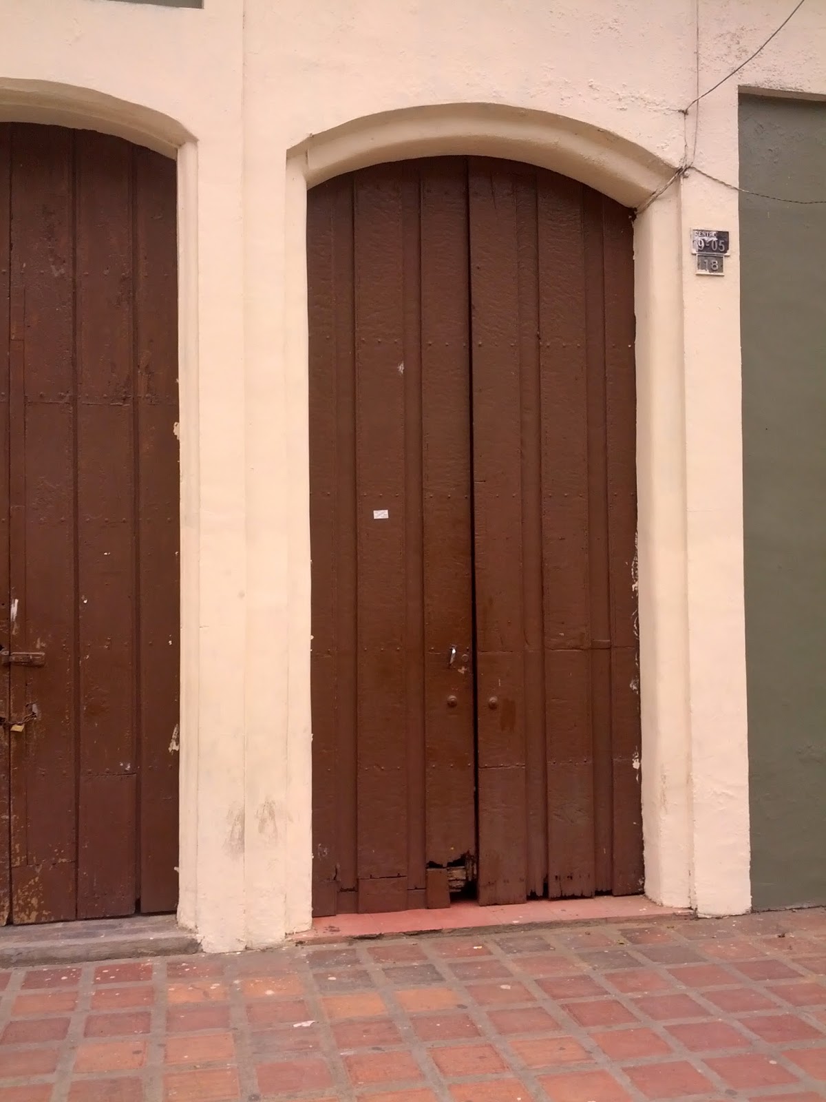 Paisajes de Caracas: Plaza Ribas de La Victoria. Edo. Aragua.