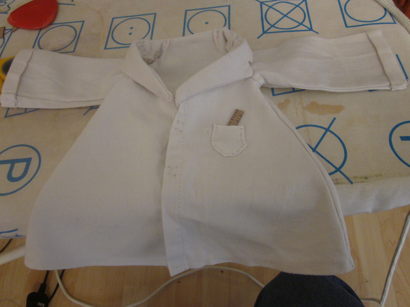 GeekySweetheart: Teddy Bear Labcoat (With TUTORIAL)