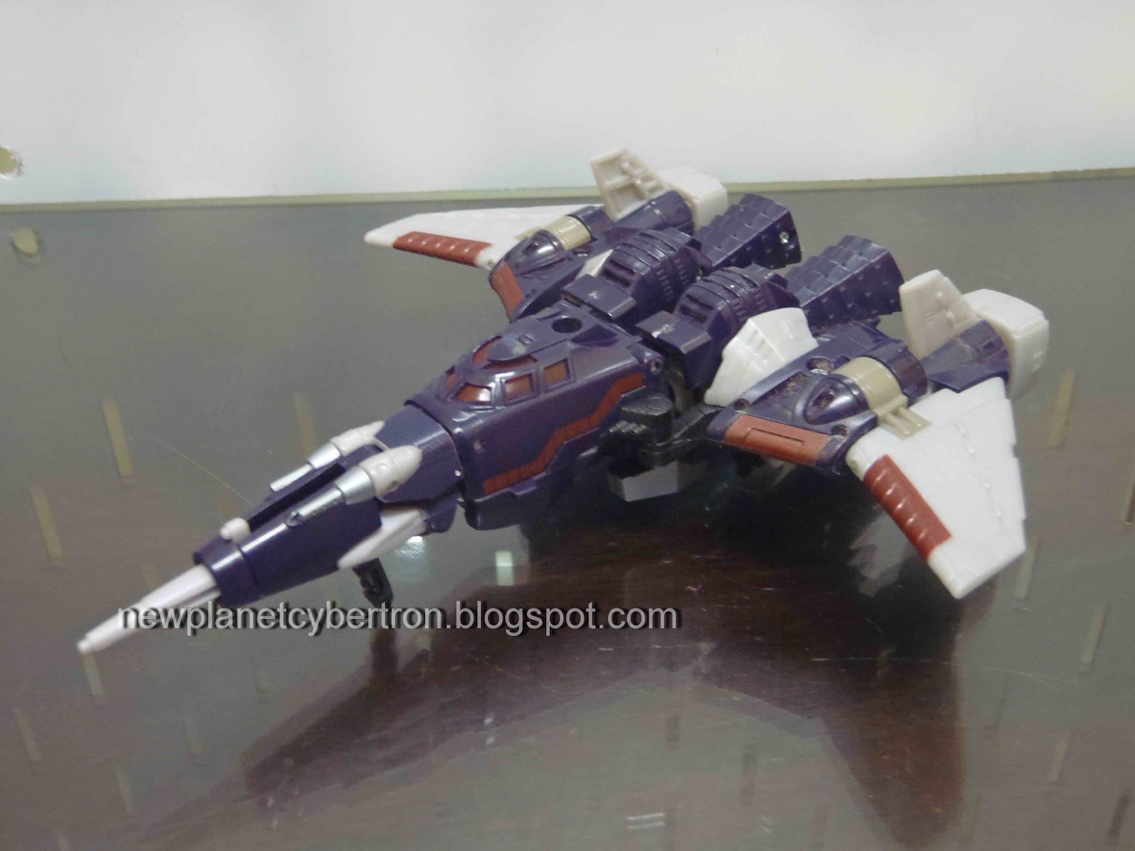 New Planet Cybertron: Transformers Review – Cyclonus (Universe Deluxe)