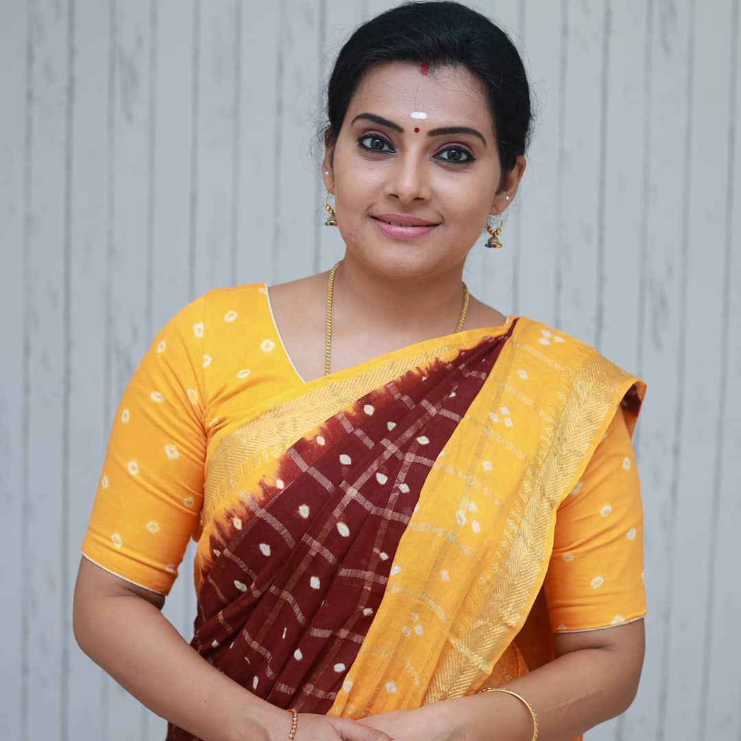 Tv Serial Actress Shruthi Raj Saree Pics Gallery