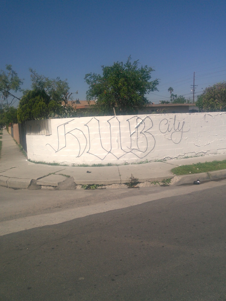 graffiti , murals & tagging : Compton ( tagging crews )