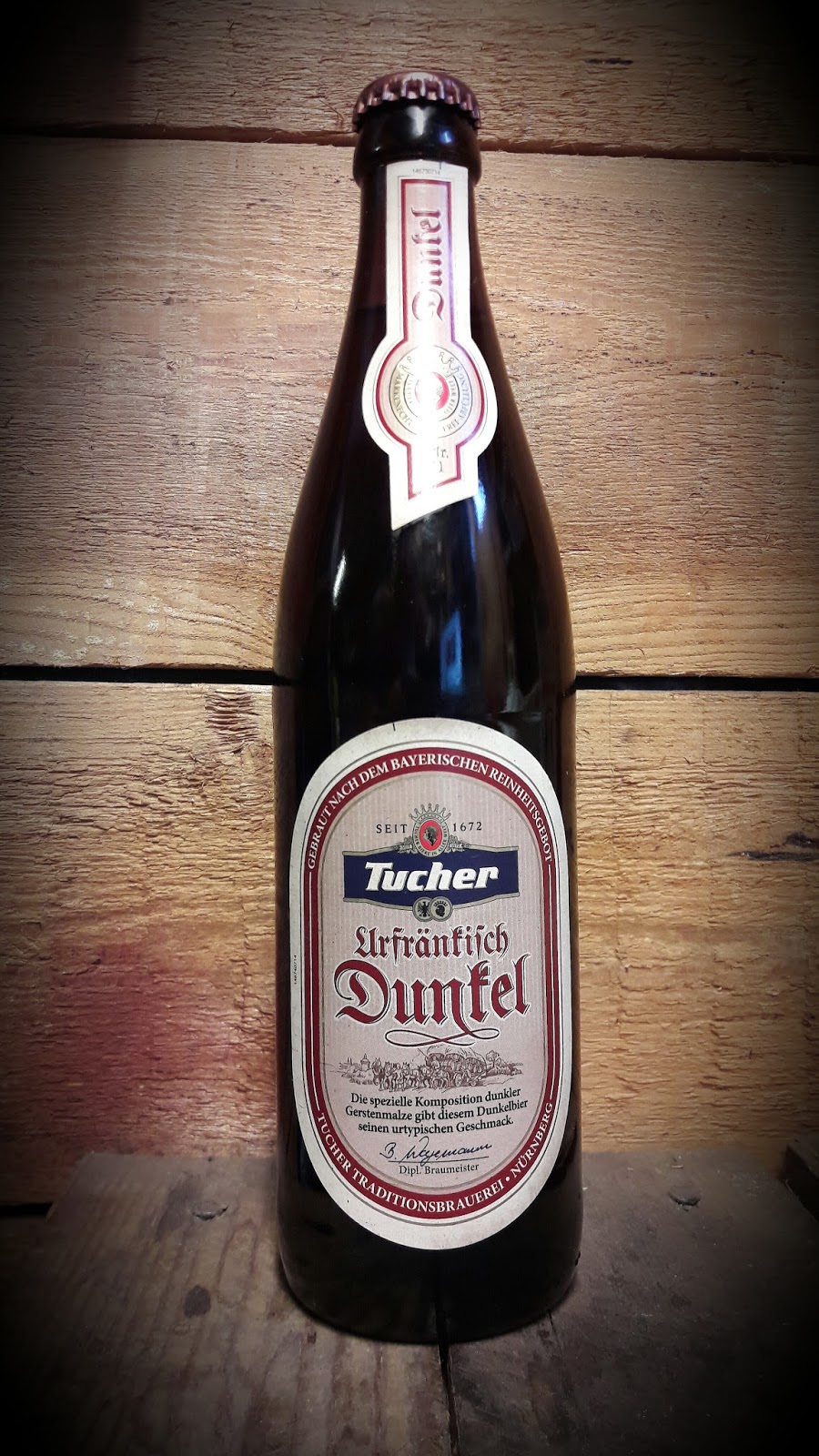 Usvansalon olohuone: Tucher Urfränkisch Dunkel