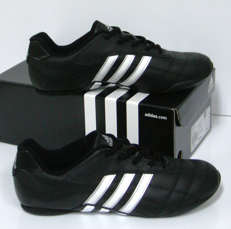 Ardepot: Zapatillas Adidas Modelo Urban Kundo II - Color Negro