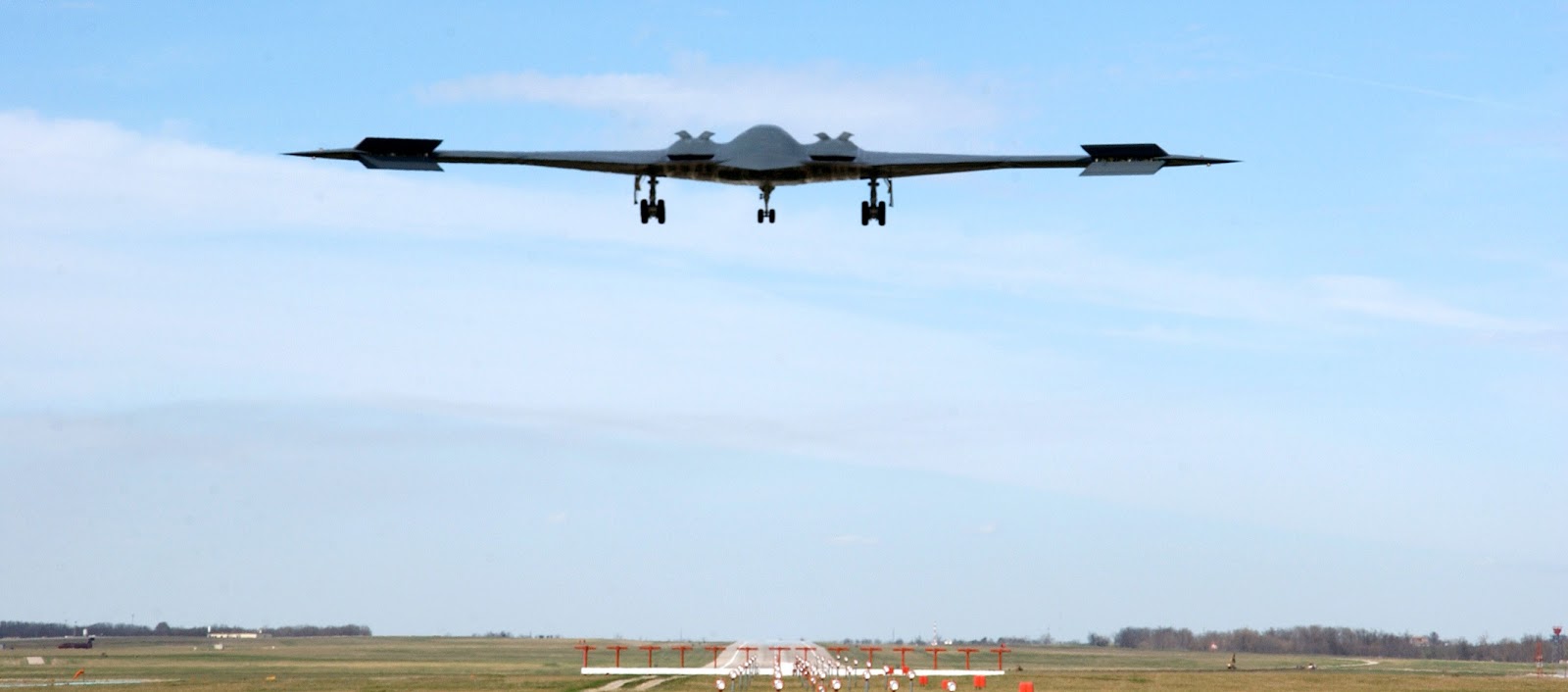 Military Fighter Jets: Northrop Grumman B-2 Spirit - Stealth Bomber