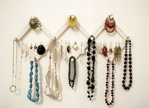4 Ways to Organize and Display Your Jewelry - College Gloss