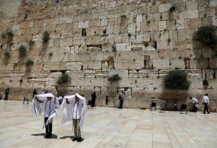 Emes Ve-Emunah: The Kotel and Compromise