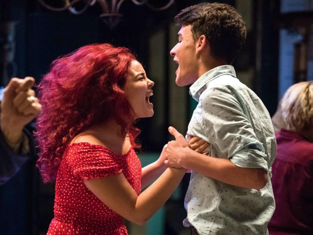 Festival de Gijón 2018 (IV): La favorita, Tarde para morir joven, Alice T.